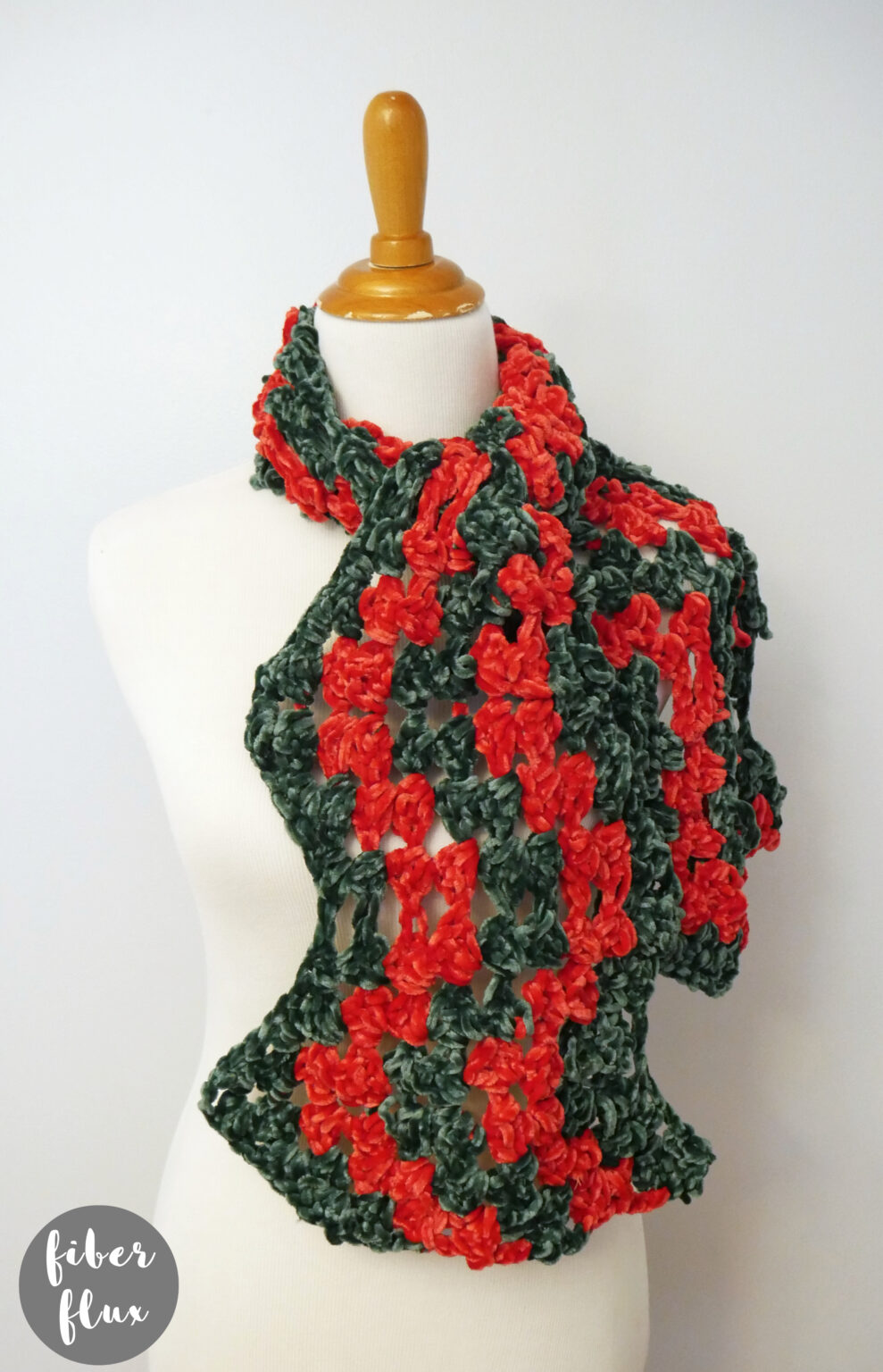 Luxe Holiday Crochet Scarf, Free Pattern + Video - fiberfluxblog.com
